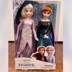 Disney | Toys | Disney Store Queen Anna And Snow Queen Elsa Classic ...